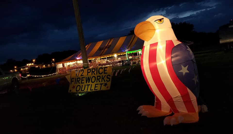 Mundil Firework Stand Celebrates Quarter-Century of Fireworks | WDN ...