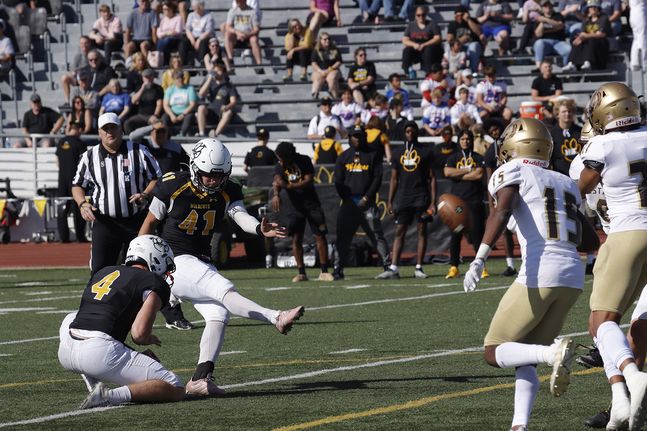 Second Half Field Goals, Defensive Stops Allow Wayne State To Improve ...