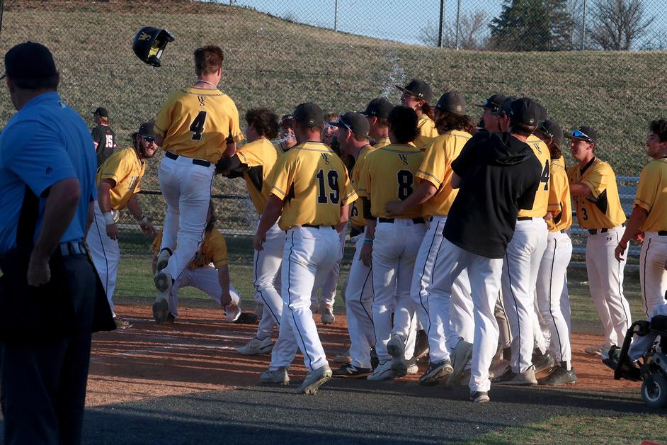 Wildcats Split, Wells Sends Five Over Fence Including Walk-Off | WDN ...