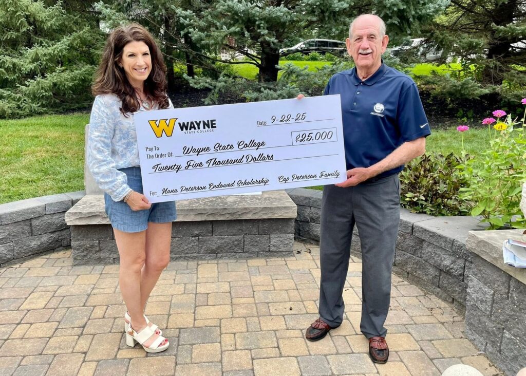 CARTER “CAP” PETERSON, FAMILY AND FRIENDS ESTABLISH NANA PETERSON ENDOWED SCHOLARSHIP | WDN ...